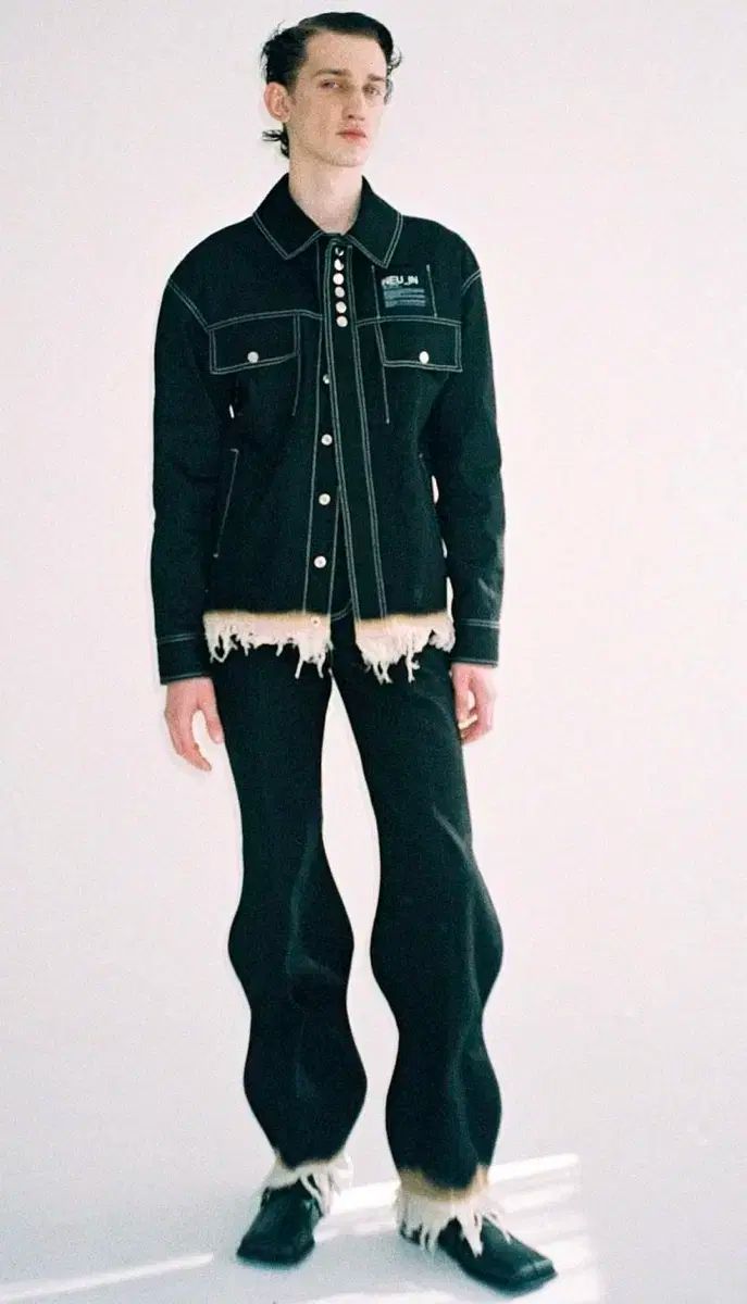 【雷市場（ポンジャン）商品韓国直送】 nuein ニューイン ブーツカット ツイスト ディテール パンツ - メルカリ