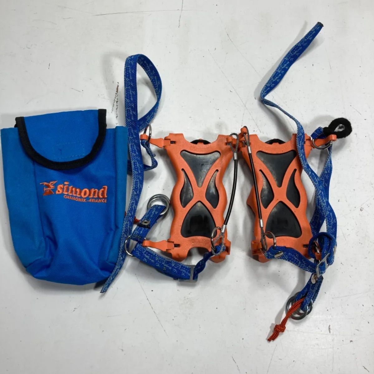 ★ 最終値下げ！ simond CHAMONIX BOBCAT シモン シャモーニ アイゼン 6本爪/6本刃 ケース付き ★ - メルカリ
