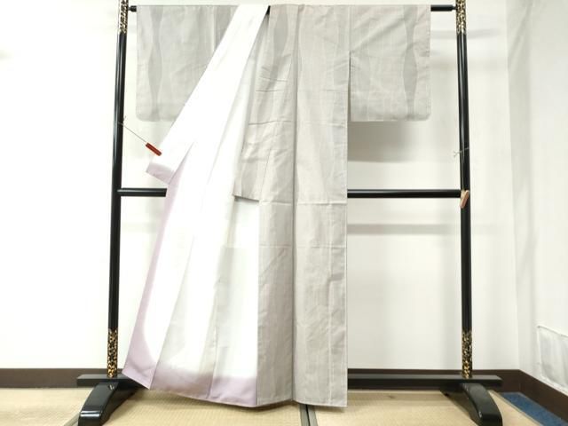 平和屋着物○本場大島紬 白大島 9マルキ 古代染色純植物染 立涌吉祥文