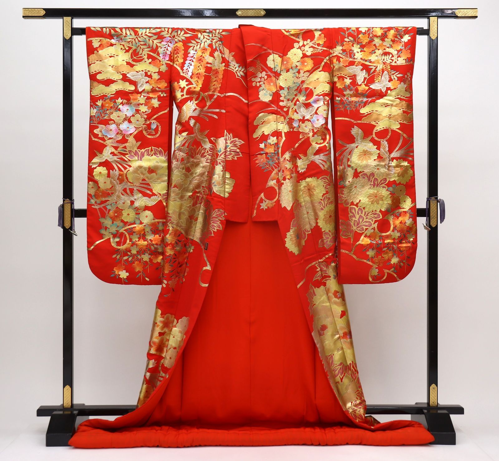 色打掛 秋山章 箔 花 蝶 藤 松 used b7469 - メルカリ