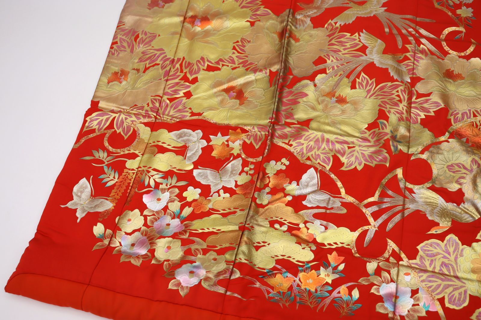 色打掛 秋山章 箔 花 蝶 藤 松 used b7469 - メルカリ