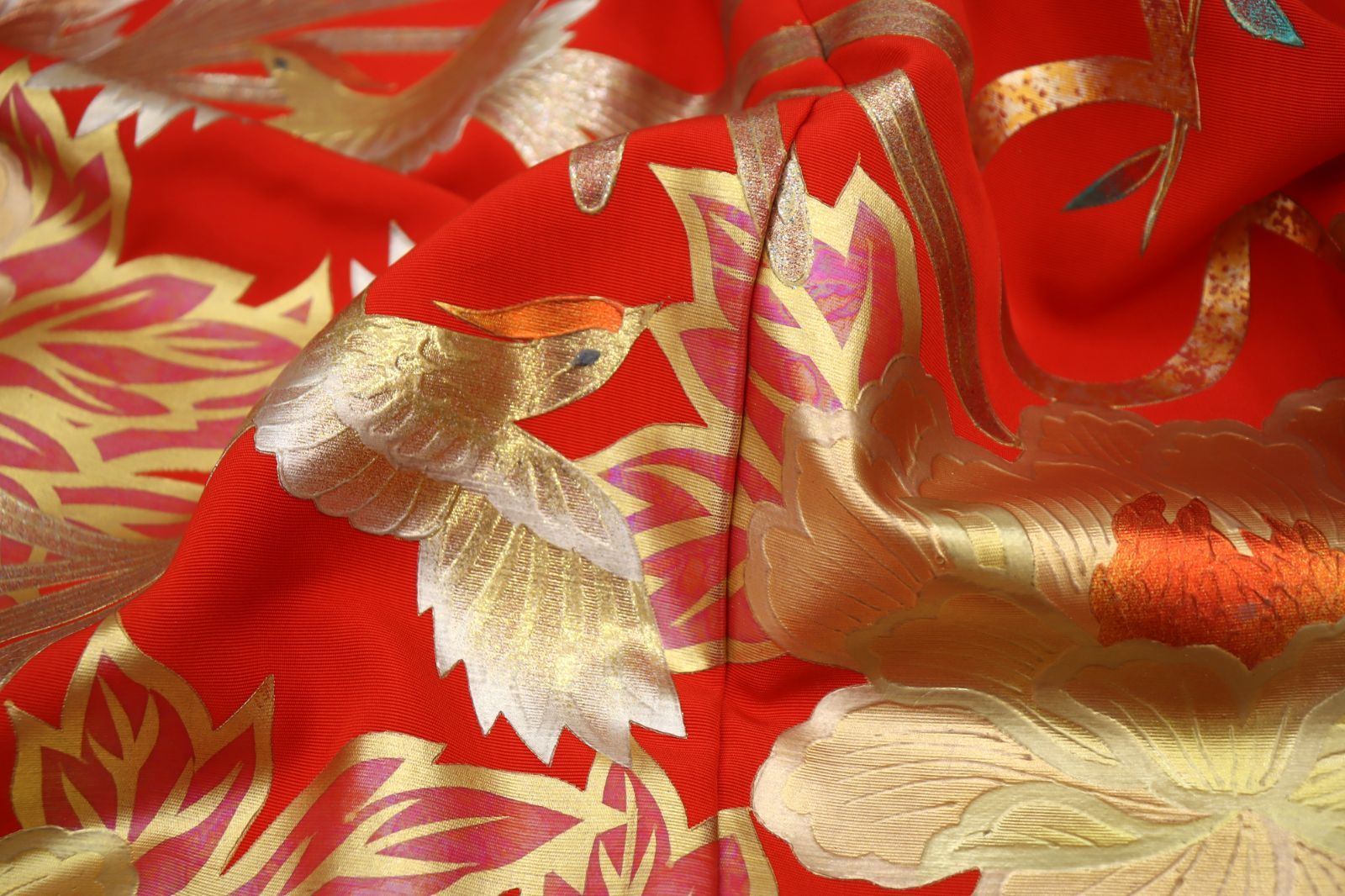 色打掛 秋山章 箔 花 蝶 藤 松 used b7469 - メルカリ