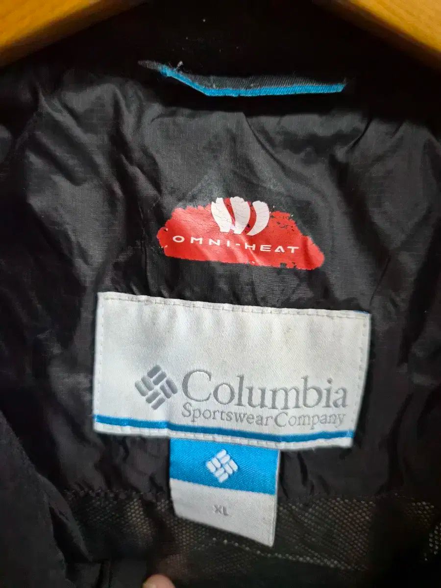 XL) コロンビア グースダウン ダウン ベスト（ベスト） 出品 - メルカリ