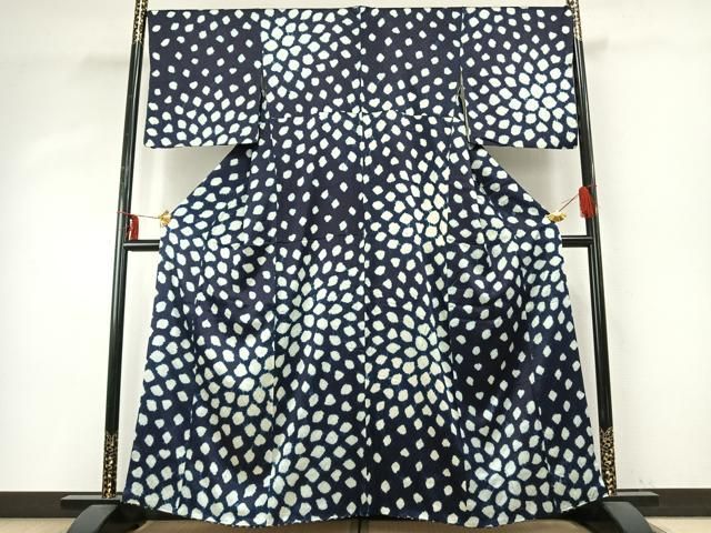 平和屋着物○藍造り国選定無形文化財 藍師・佐藤昭人 小紋 本藍染 菊文
