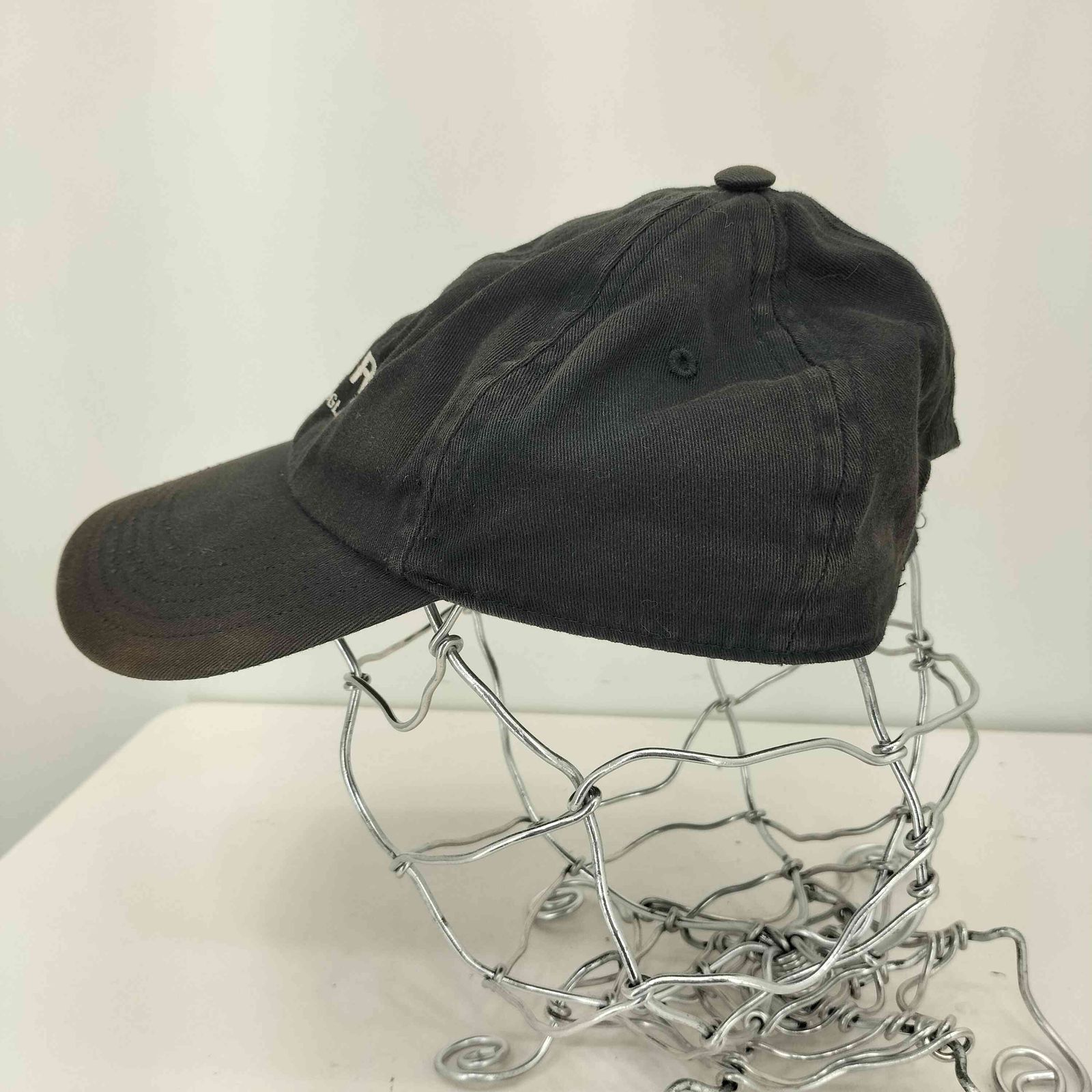 BURBERRY LONDON(バーバリーロンドン) ロゴ刺繍 バンドデザイン 6パネルキャップ レディース  M【中古】【ブランド古着バズストア】 バーバリーロンドン BURBERRY LONDON ロゴ刺繍 バンドデザイン 6パネル