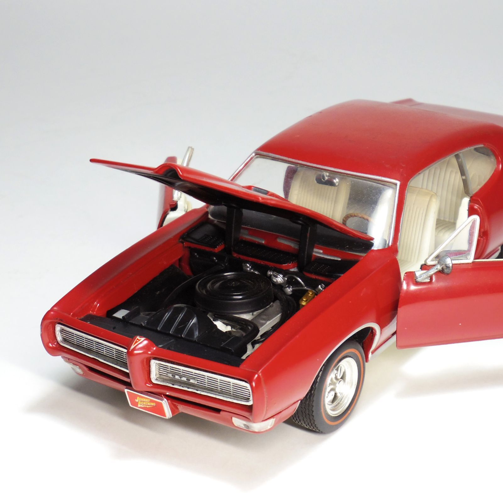 JOHNNY LIGHTNING ジョニーライトニング 1/24 ポンティアック PONTIAC GTO 1968 ダイキャストモデル ...