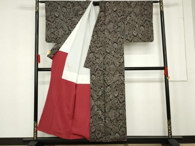 平和屋着物○本場大島紬 一元7マルキ 純泥染 手織 扇面花文 里村道代作