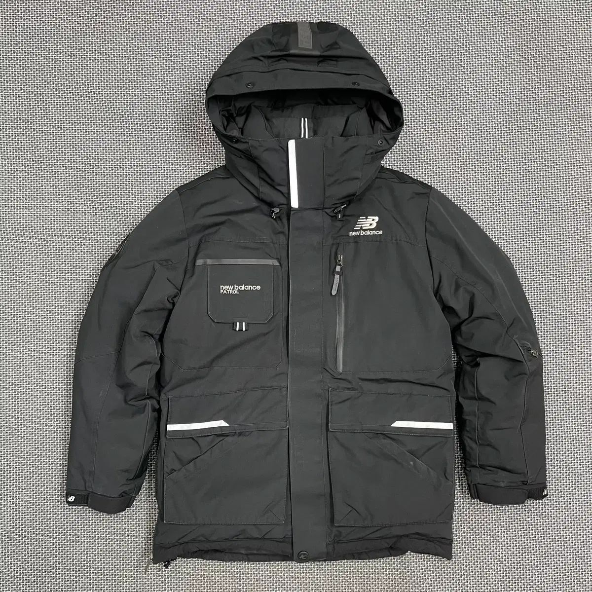 アウター ニューバランス フード ダウン グースダウン - メルカリ