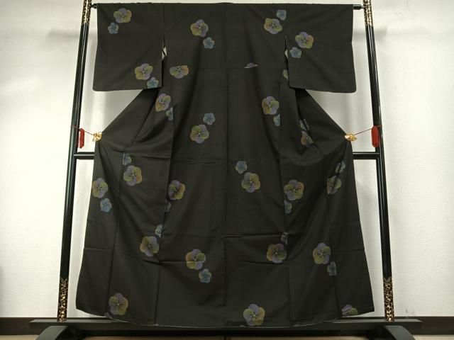 平和屋着物○本場大島紬 カタス9マルキ 地空き 舞花文 黒地 やまと誂製