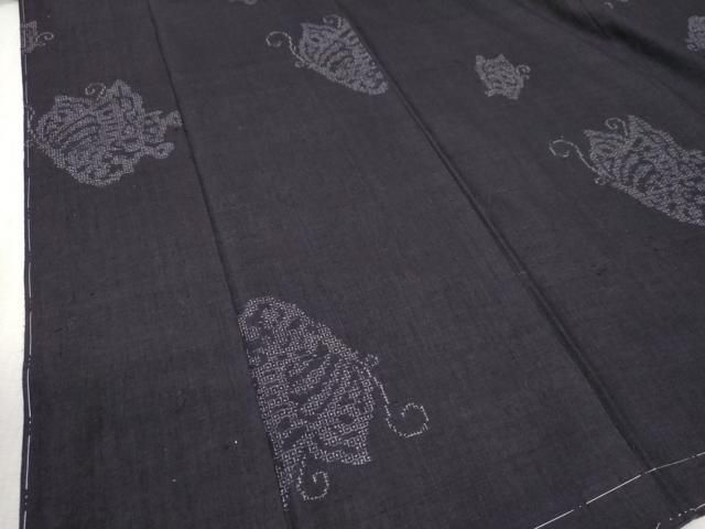 平和屋着物○本場結城紬 重要無形文化財 80亀甲 飛び亀甲柄 舞蝶文