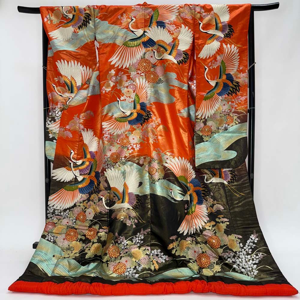 色打掛 正絹 鶴 刺繍 朱色 黒 打掛 花嫁衣裳 婚礼 リサイクル 中古