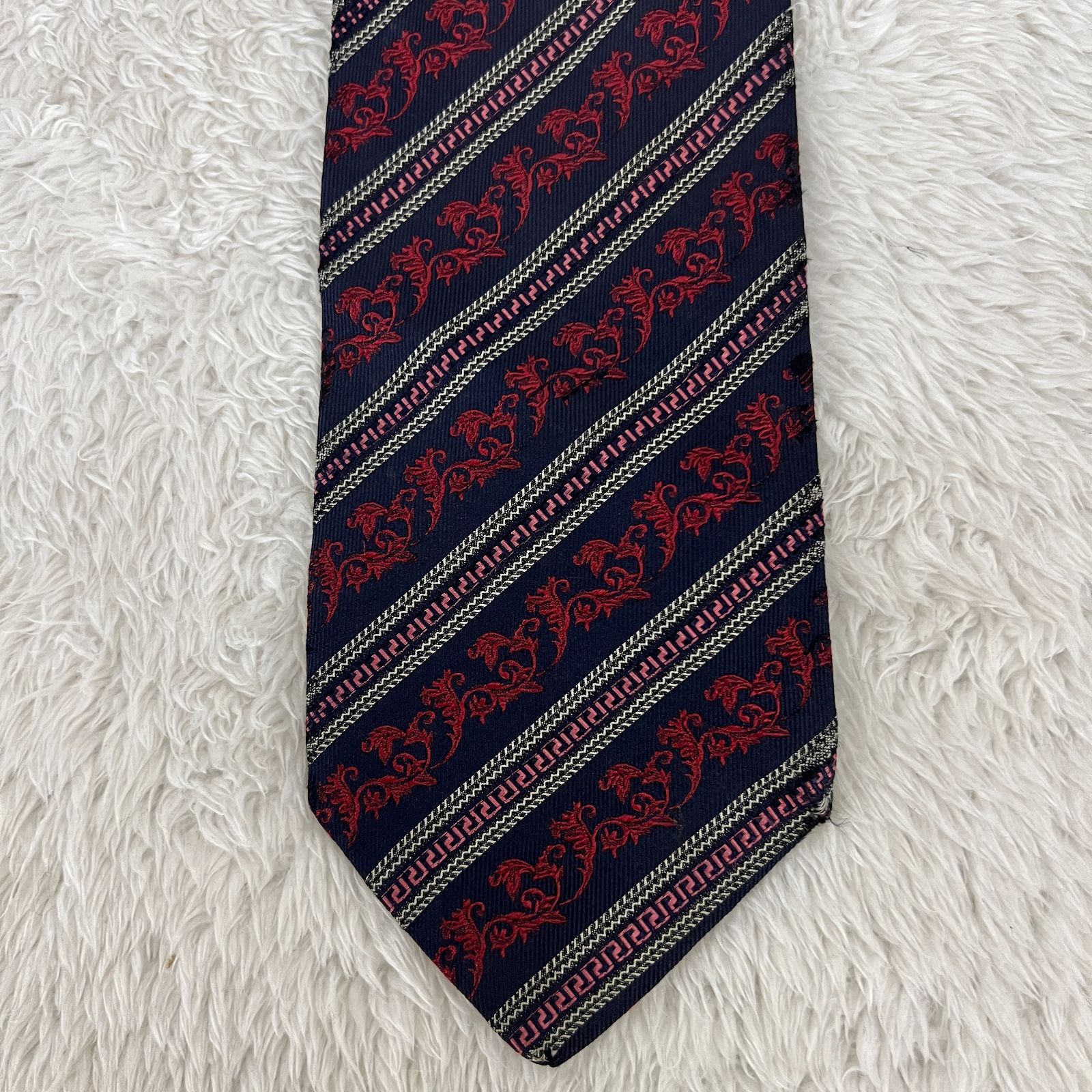 訳アリ》VERSACE (ヴェルサーチェ) シルクネクタイ 総柄 ストライプ