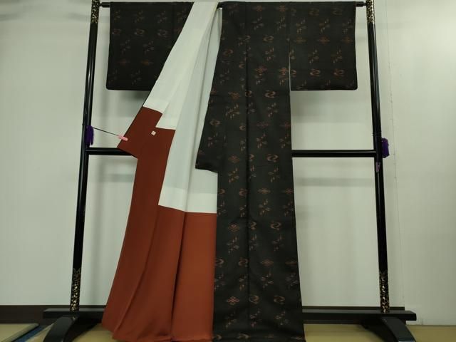 平和屋着物○国指定重要無形文化財 本場久米島紬 手織 飛鳥