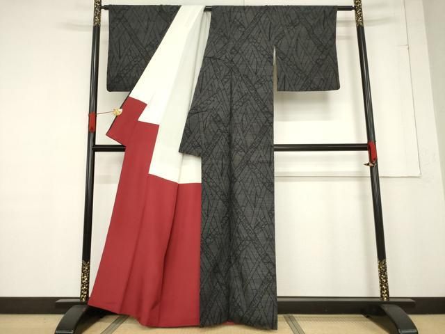 平和屋着物○本場結城紬 重要無形文化財 100亀甲 笹竹文 藤貫織物謹製