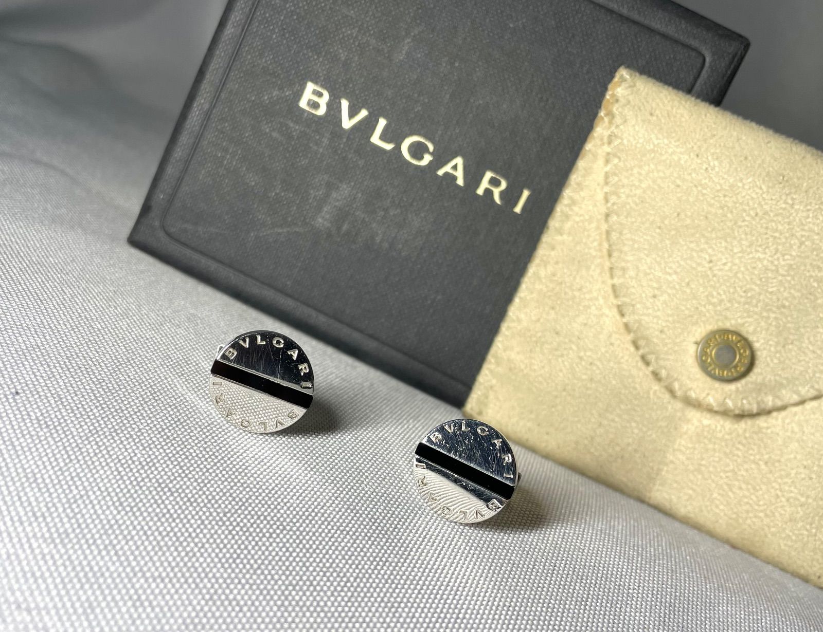BVLGARI ブルガリ ブランドロゴ文字 ブラックオニキス & 鏡面