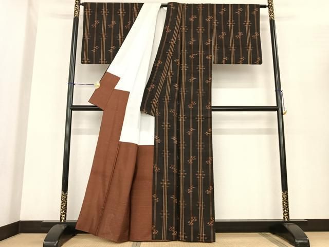 平和屋着物○国指定重要無形文化財 本場久米島紬 手織 琉球絣 正絹