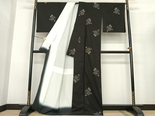 平和屋着物○本場大島紬 カタス9マルキ 地空き 舞桜丸文 黒地 さが美