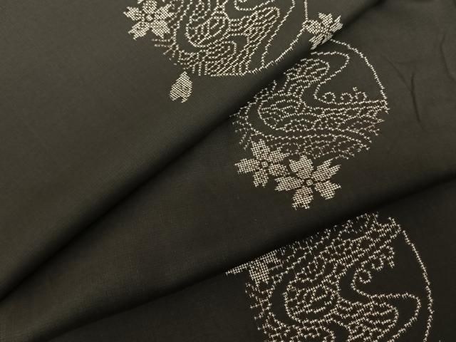 平和屋着物○本場大島紬 カタス9マルキ 地空き 舞桜丸文 黒地 さが美