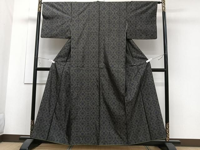 平和屋着物●上質な紬　花菱文　正絹　逸品　未使用　DAAW5638ud 平和屋着物□本場大島紬 花菱文 正絹 逸品 CABB8486xi - メルカリ