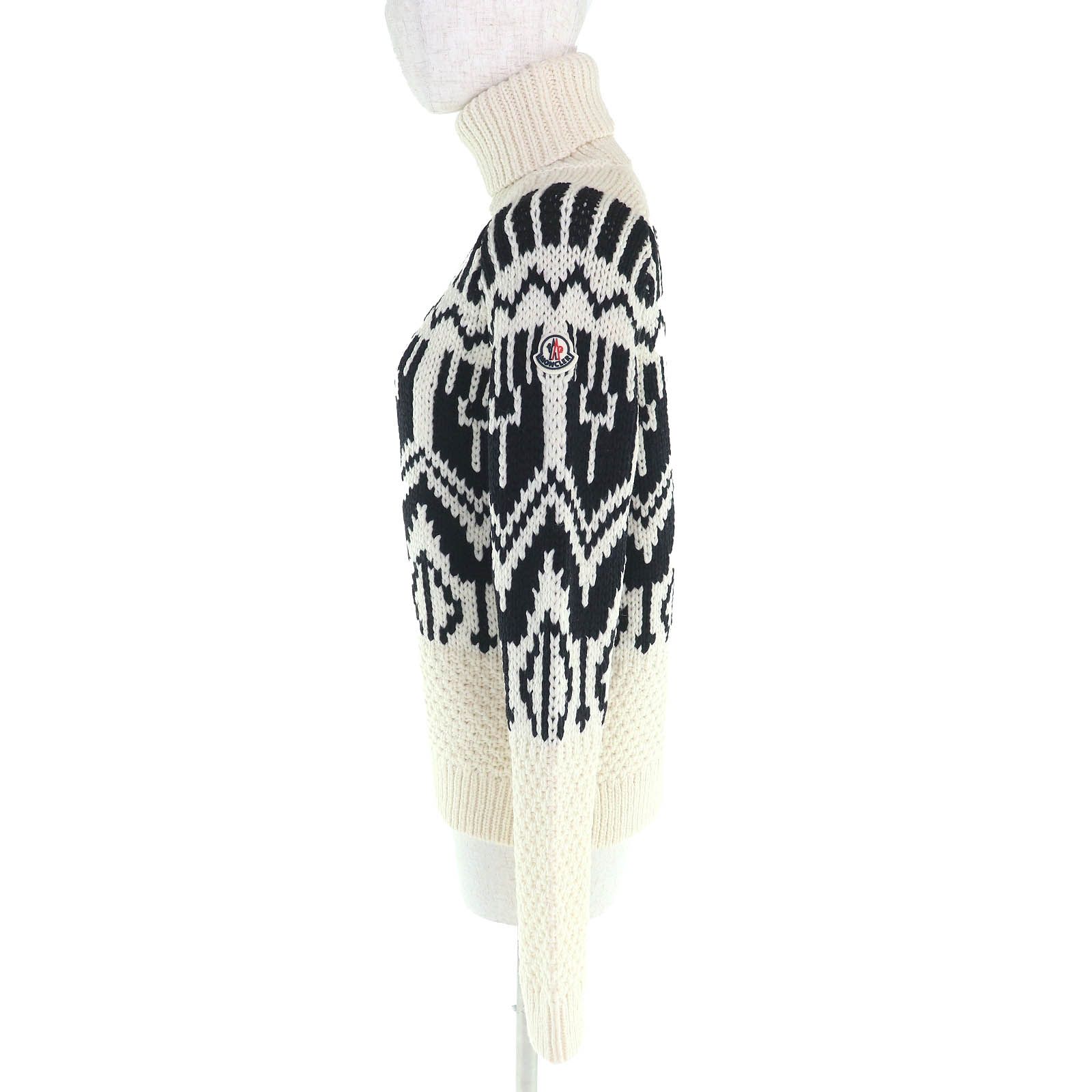 美品△MONCLER モンクレール 2021年製 CICLISTA ウール ロゴワッペン 総柄 タートルネック 長袖 ニット セーター アイボリー 黒 S 正規品 美品△MONCLER モンクレール 2021年製 CICLISTA ウール ロゴワッペン
