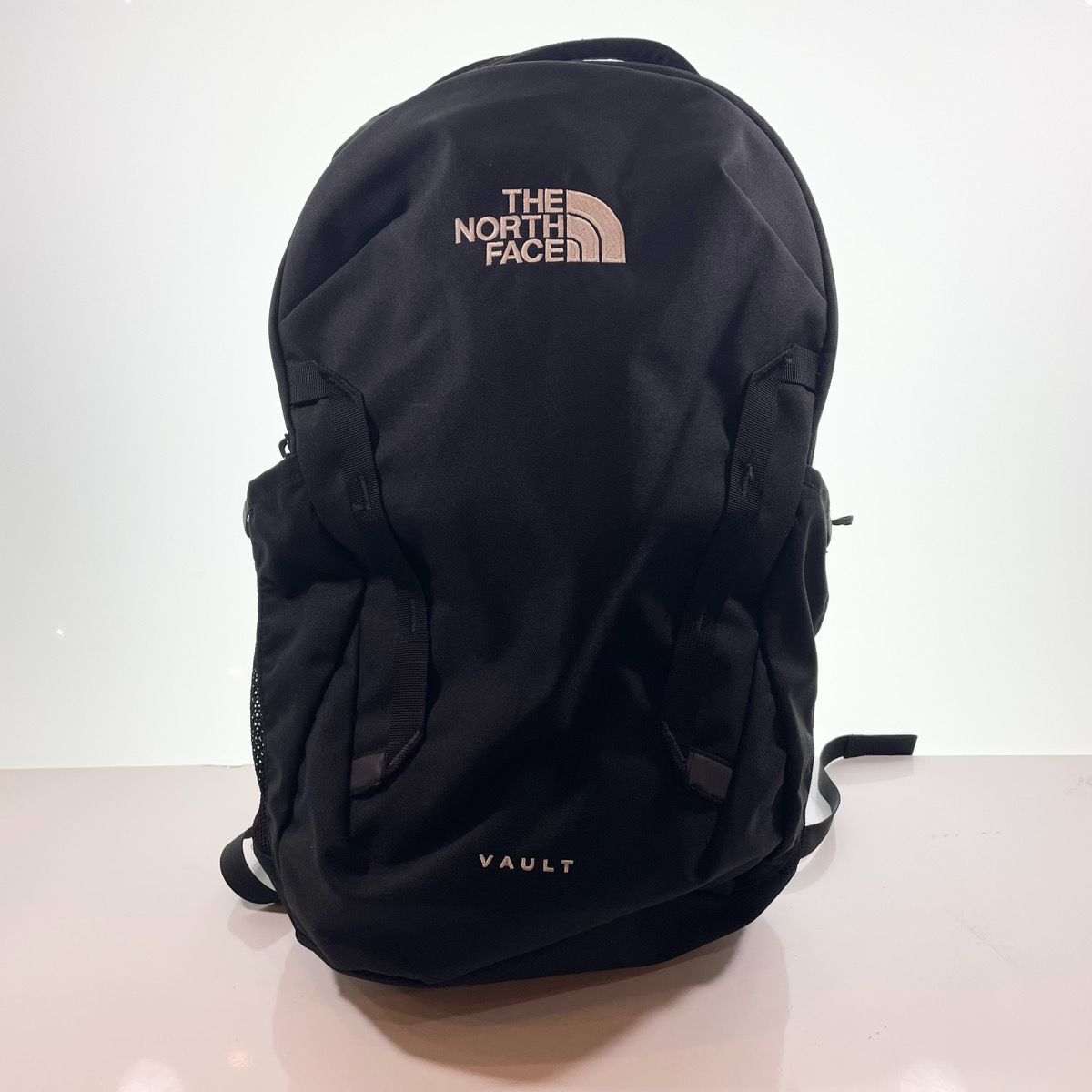 ザノースフェイス THE NORTH FACE VAULT BACKPACK 27L ヴォルト バックパック NF0A3VY2 B-107 ...
