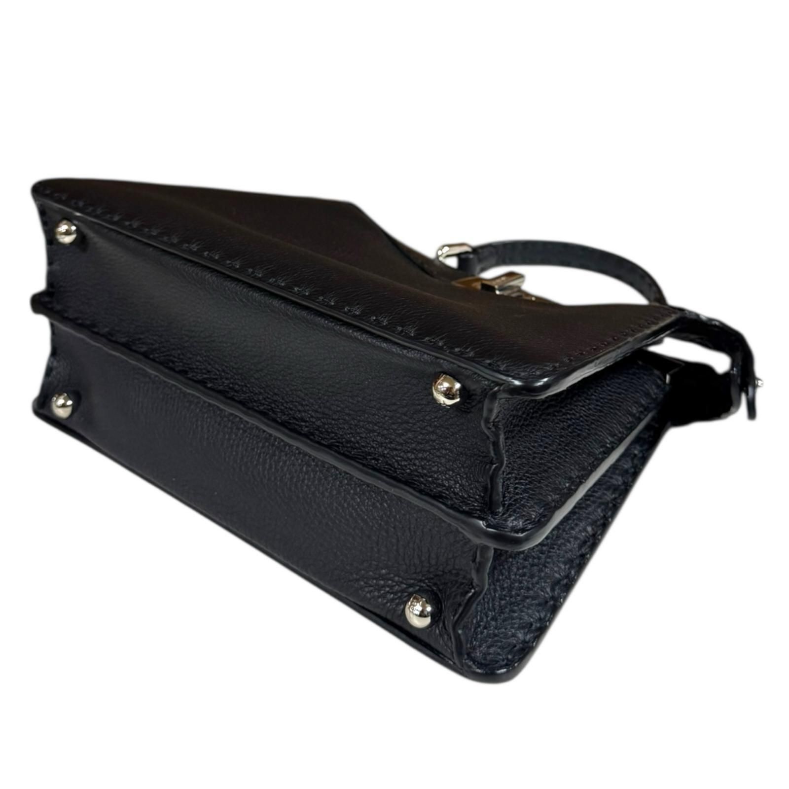 フェンディ ピーカブー ISeeU スモール セレリア ショルダーバッグ