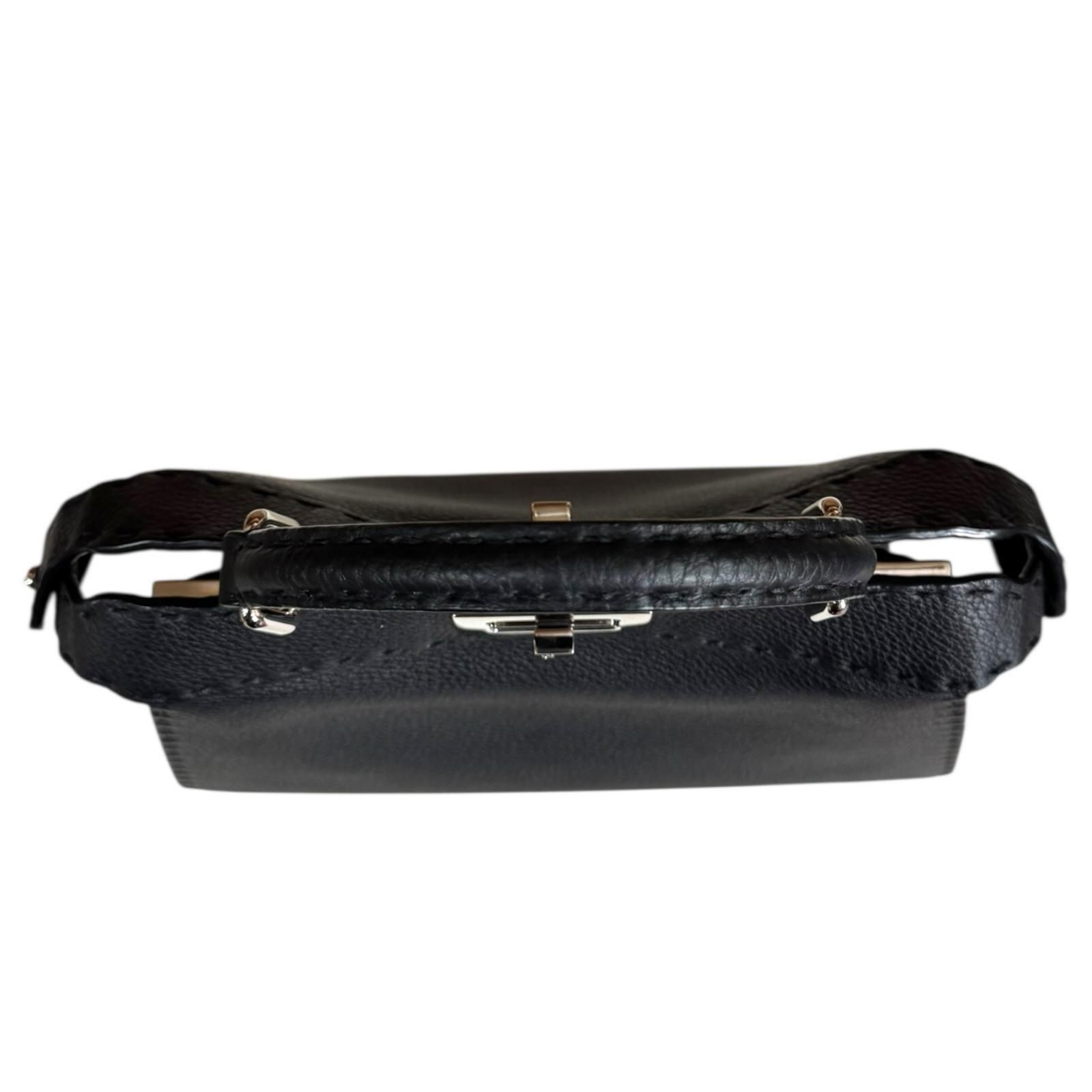 フェンディ ピーカブー ISeeU スモール セレリア ショルダーバッグ