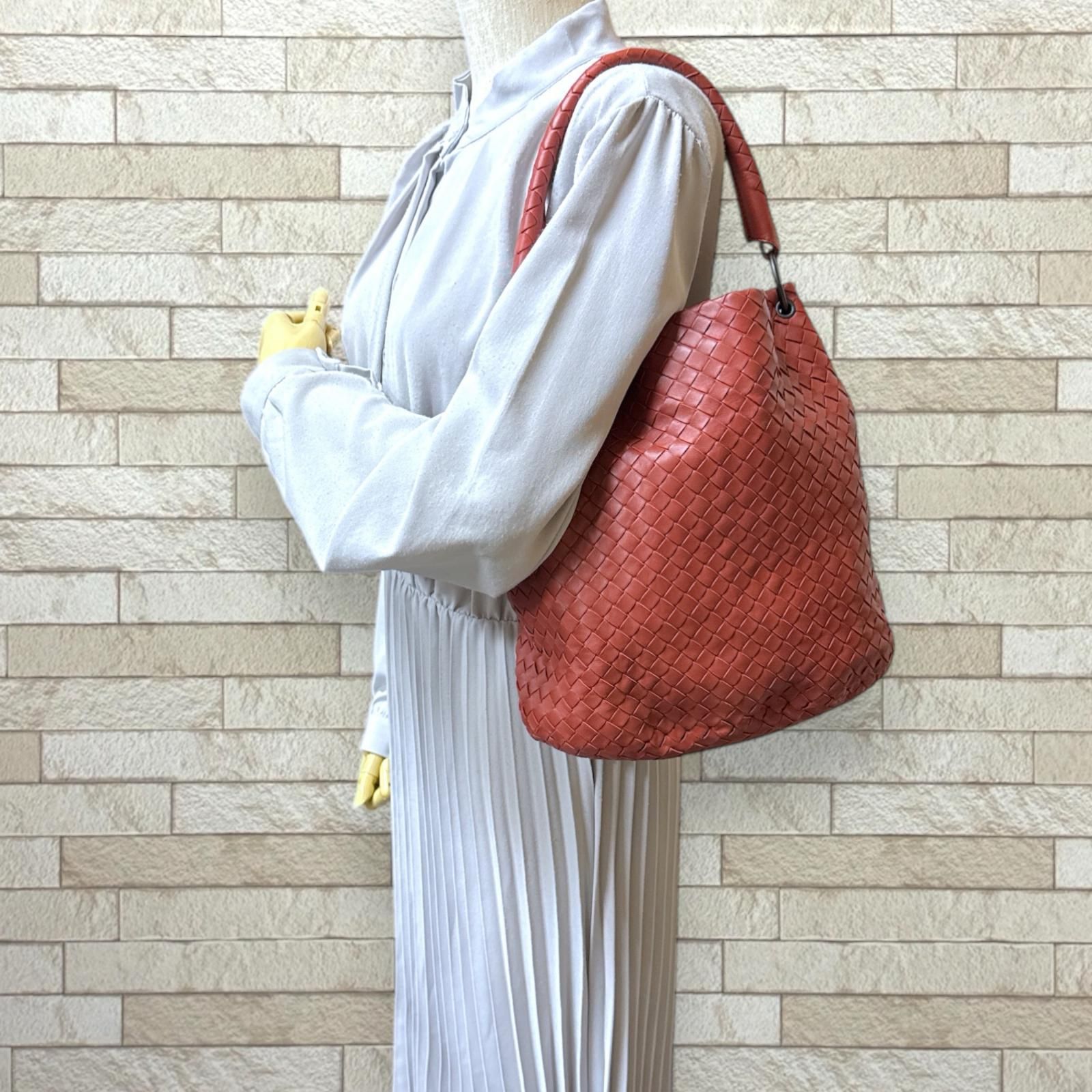 ボッテガヴェネタ イントレチャート ショルダーバッグ レザー ブラウン