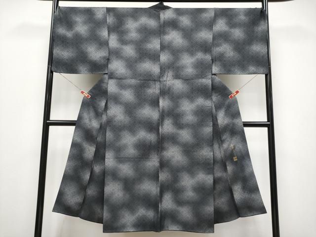 平和屋本店○極上 男性 キモノデザイナー 斉藤上太郎 お召 菱吉祥文 暈