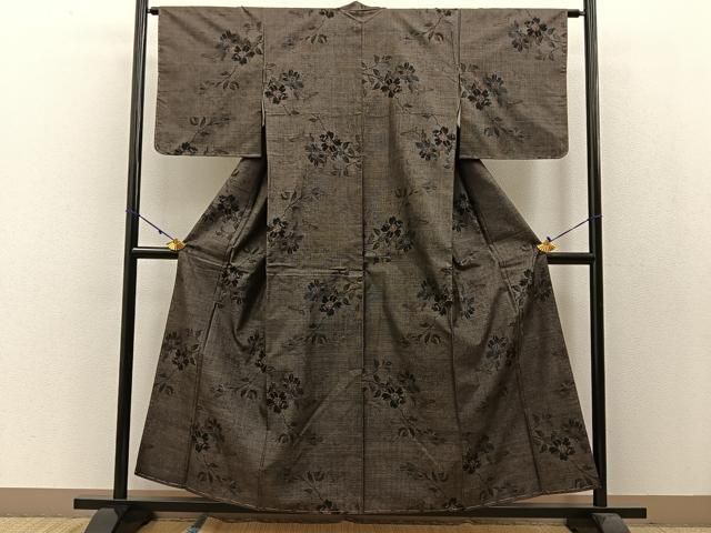 平和屋着物○都喜ヱ門 本場大島紬 純泥染め 9マルキ 花苑の宴 藤絹織物