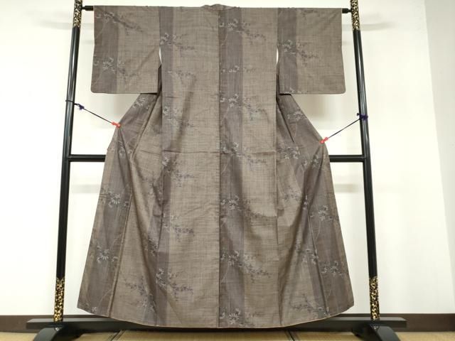 平和屋着物○本場大島紬 9マルキ 草花文 鈴乃屋扱い 正絹 逸品