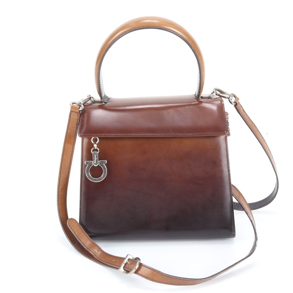 美品 サルヴァトーレフェラガモ ガンチーニ レザー 2WAY ショルダー