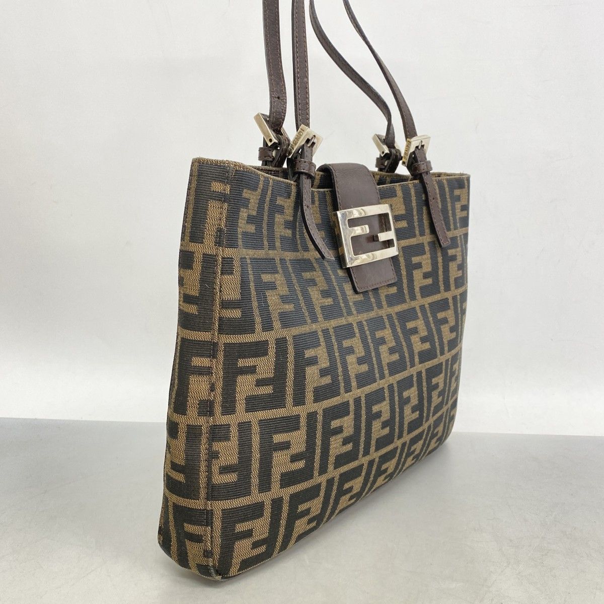 6ab0770】フェンディ ショルダーバッグ ズッカ ナイロンキャンバス