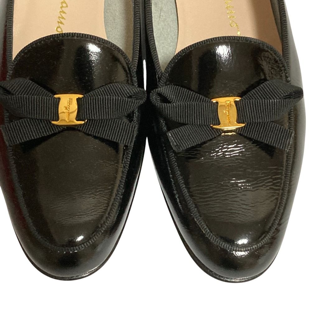 美品 Salvatore Ferragamo サルヴァトーレフェラガモ ヴァラリボン