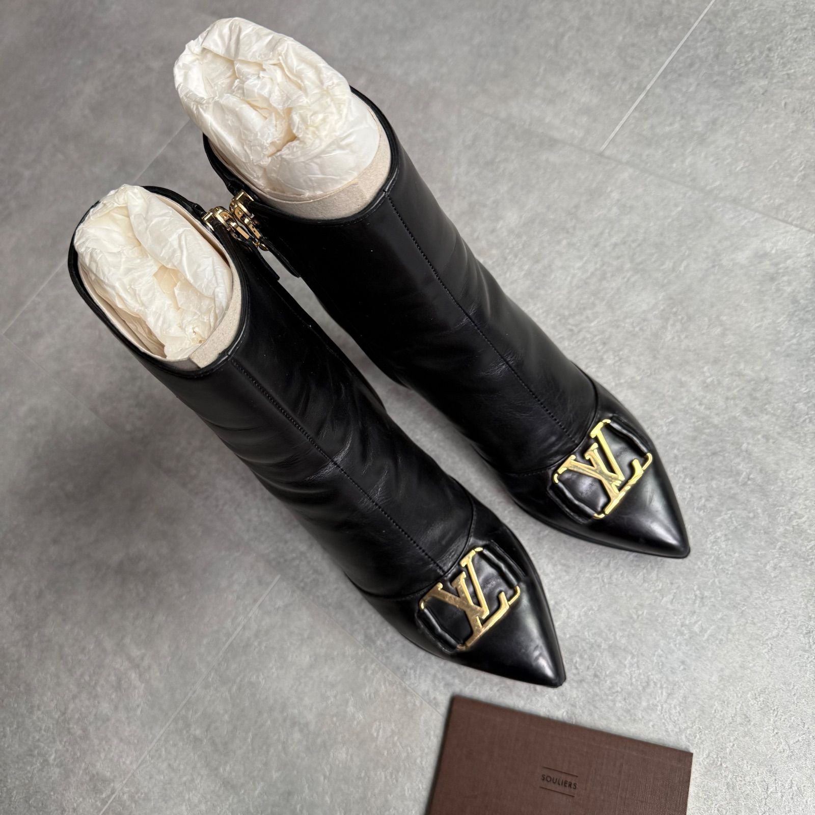 LOUIS VUITTON ルイヴィトン LVロゴ レザー ブーツ ポインテッドトゥ