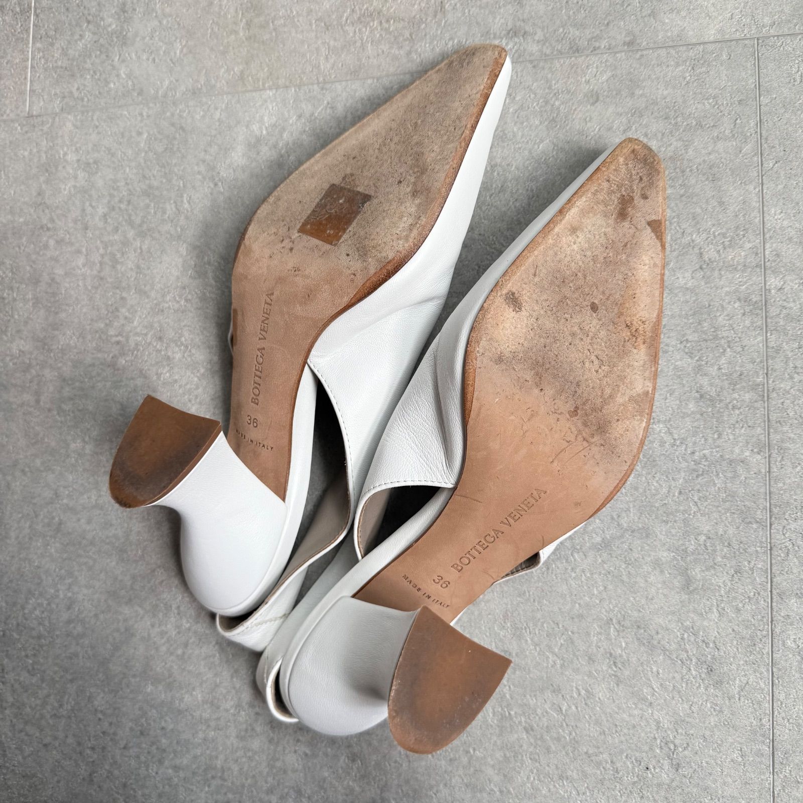 BOTTEGA VENETA ボッテガヴェネタ アーモンド レザー パンプス