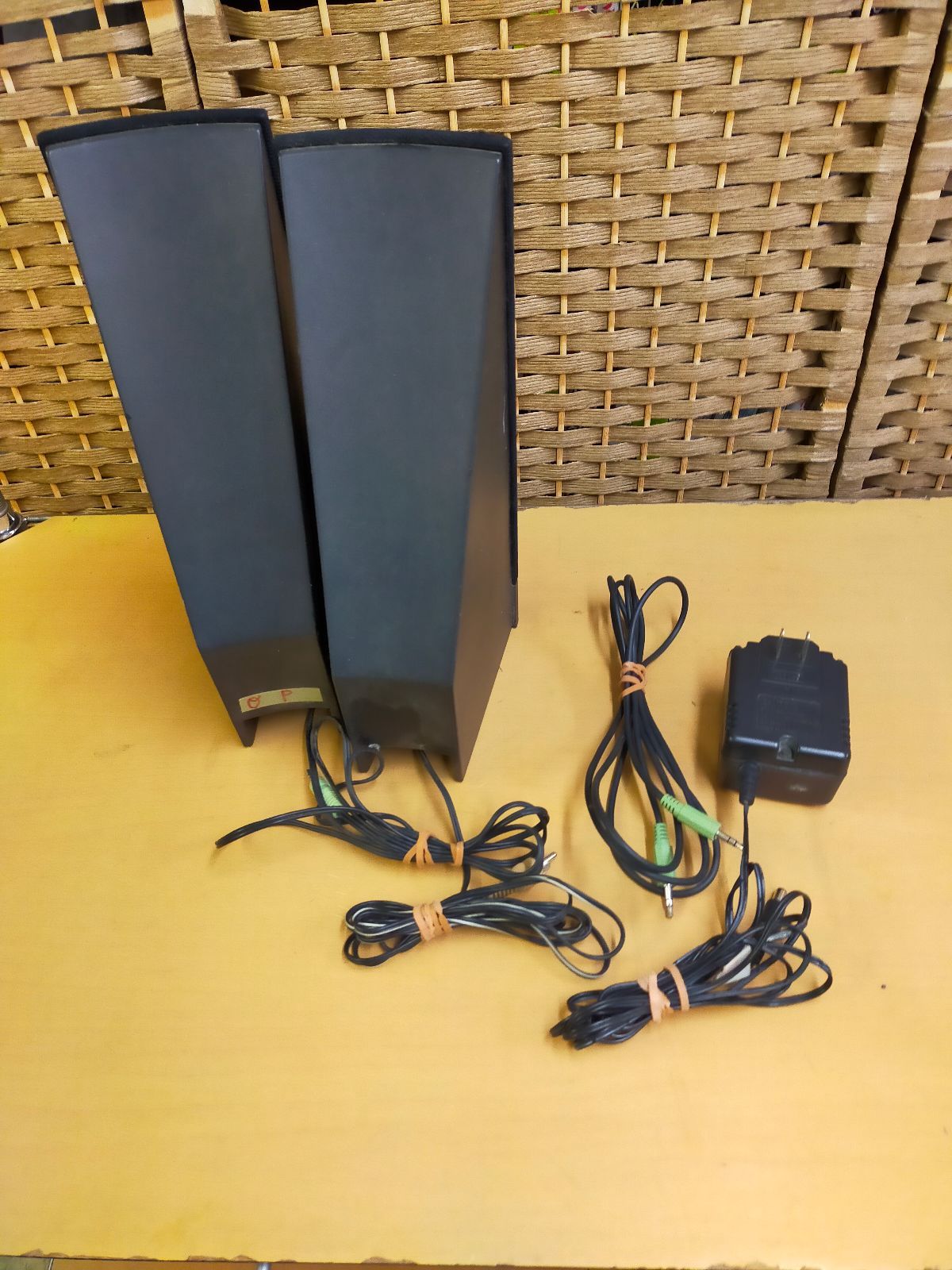 Infinity AF Ivory Computer Speakers 3W 型番：25P4726 スピーカー 動作可能 本体+コード+AC ...