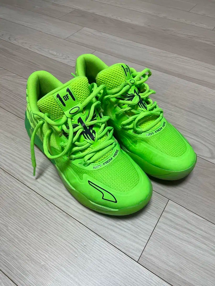 PUMA(プーマ) Mb 01 volt 蛍光 low - メルカリ