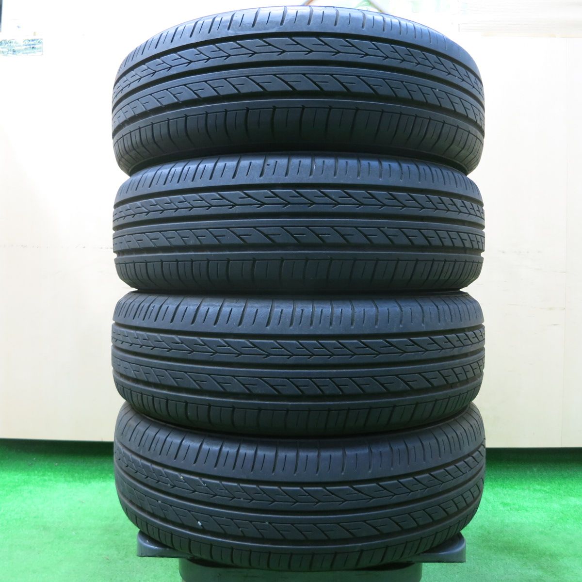 *送料無料*バリ溝！22年！8.5分★185/65R15 ヨコハマ ブルーアース E50 E50C タイヤ 15インチ フリード ヤリス ...