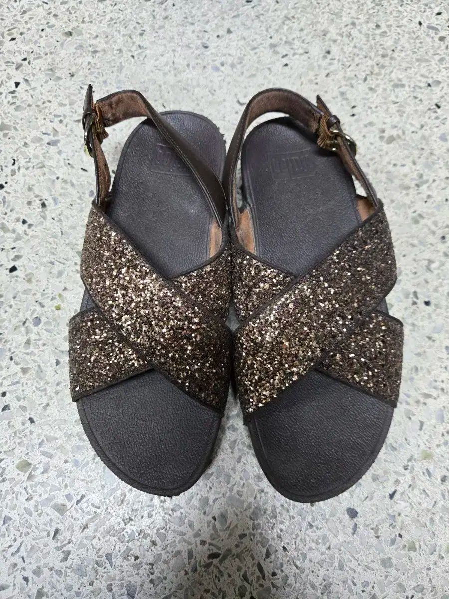 FITFLOP(フィットフロップ) ルル スパークル サンダル US7 240 - メルカリ