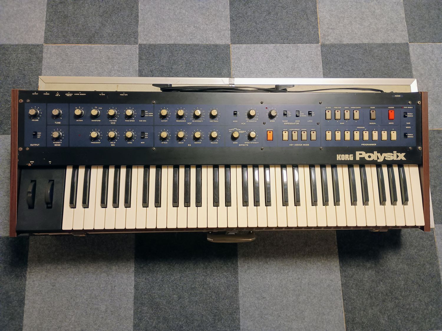 【完全稼働・美品】KORG POLY-6 ハードケース付き - メルカリ