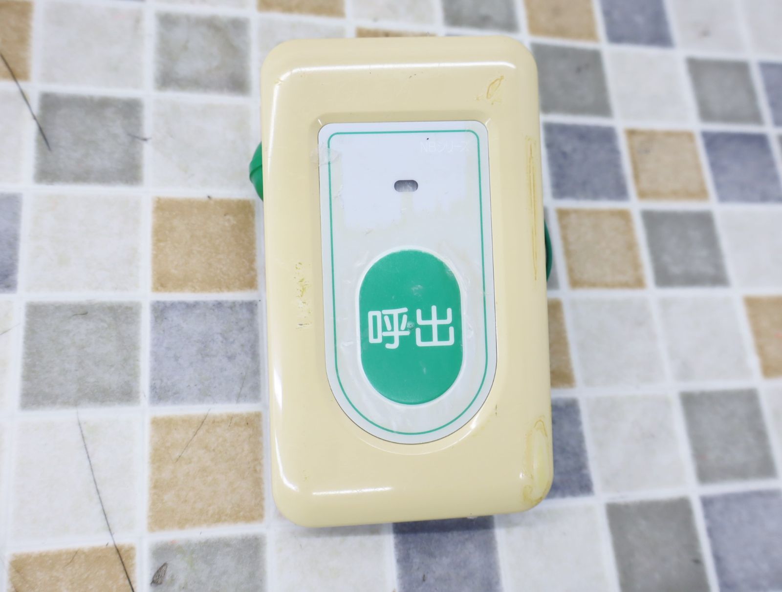 ∨ナースコール ｜トイレ 浴室 呼出ボタン｜アイホン NBR-7HW 院内設備｜本体のみ 病院 介護福祉施設用 O4547 - メルカリ