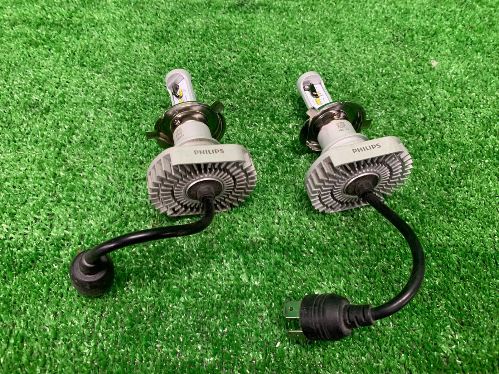 PHILIPS フィリップス H4 LEDヘッドランプ 325777 - メルカリ