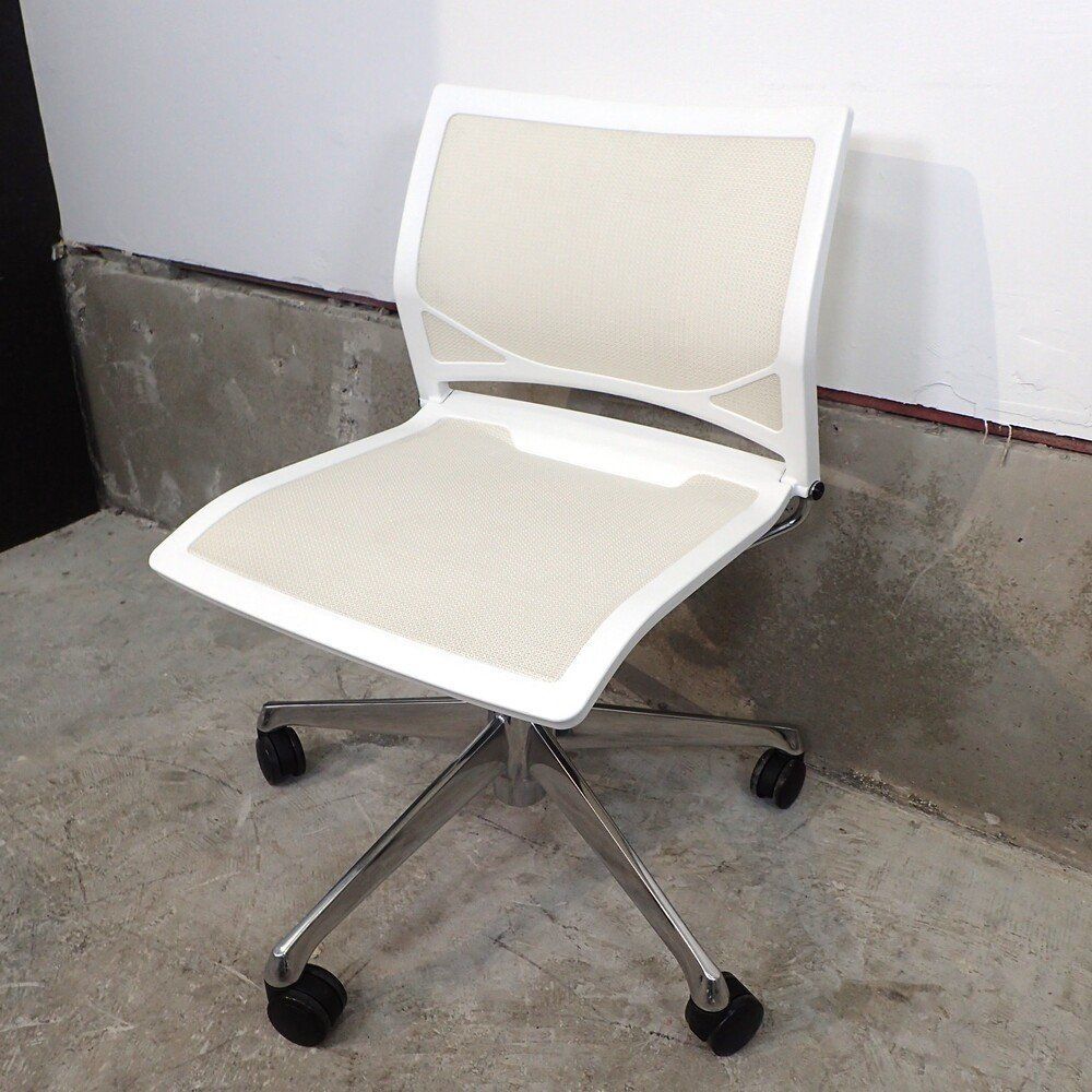 オカムラ okamura Zart ツアルト 81R1FE FZF9 ミーティングチェア ホワイト 肘無し 会議椅子 セミナー 講演 ...