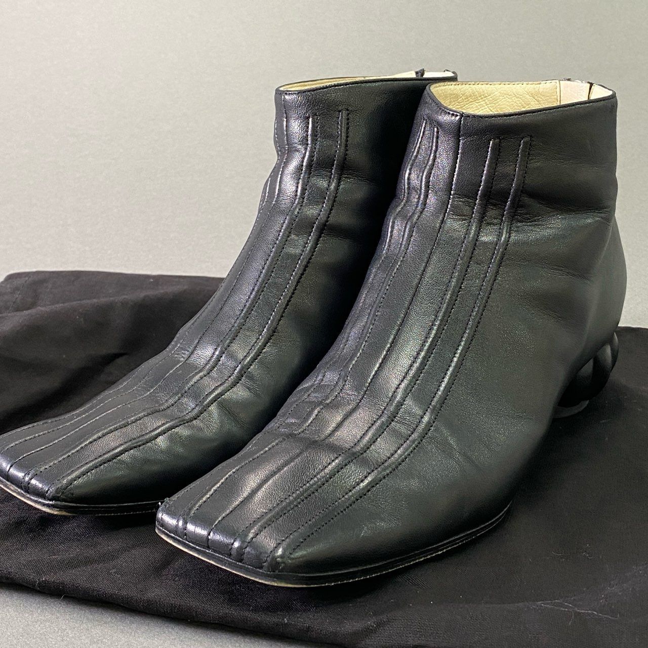 3d22 CHANEL シャネル ココチャーム スクエアトゥ ショートブーツ 37 1/2 ブラック レザー ブーティ バックジップ シューズ イタリア製 - メルカリ