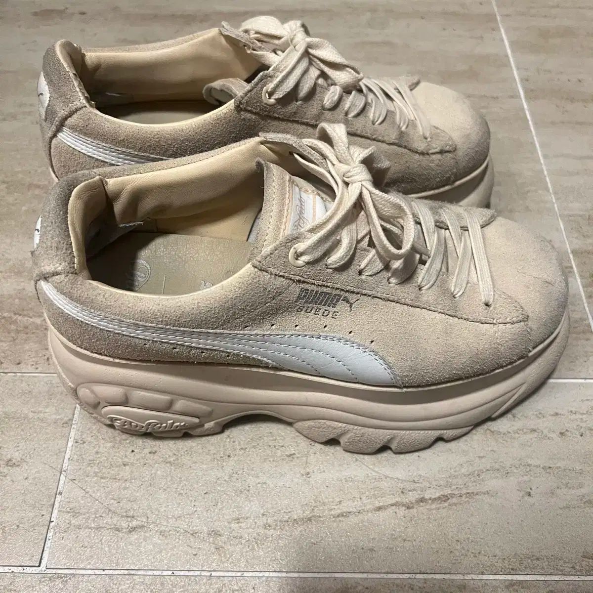 バッファローロンドン PUMA(プーマ) スエード フラットフォーム コラボ uk5 240 厚底 靴 - メルカリ