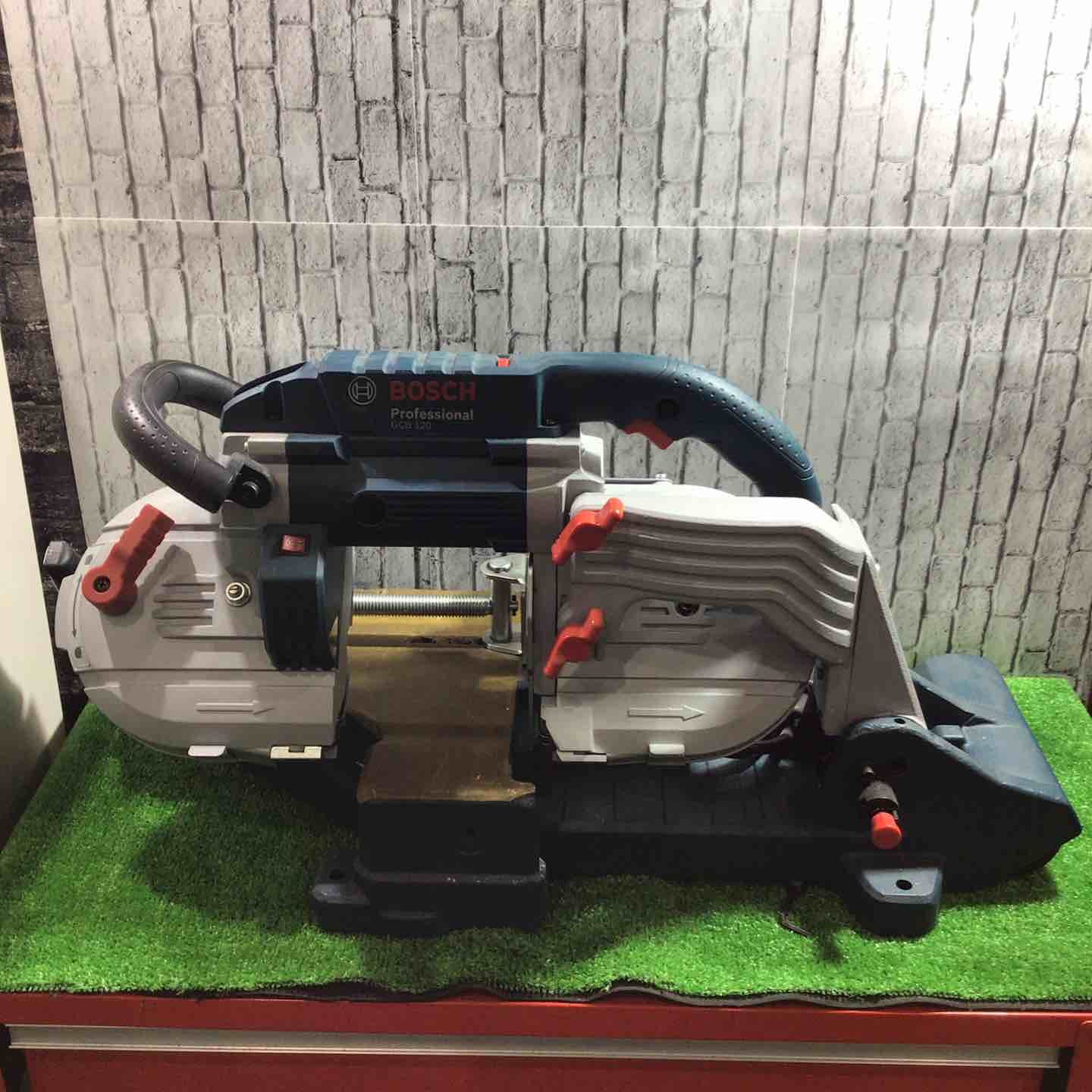 【未使用品】BOSCH(ボッシュ)バンドソー+バンドソーベースセット GCB120B【川口店】 | تسوق في Mercari من اليابان! | Buyee