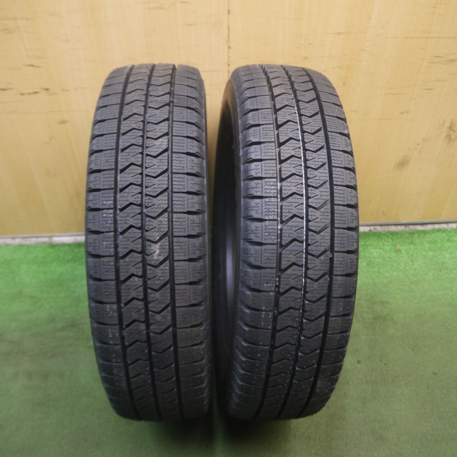 *送料無料* 未使用！23年★トラック タイヤ 205/75R16 113/111N スタッドレス ブリヂストン ブリザック W989 16インチ★4020902Hスタ - メルカリ