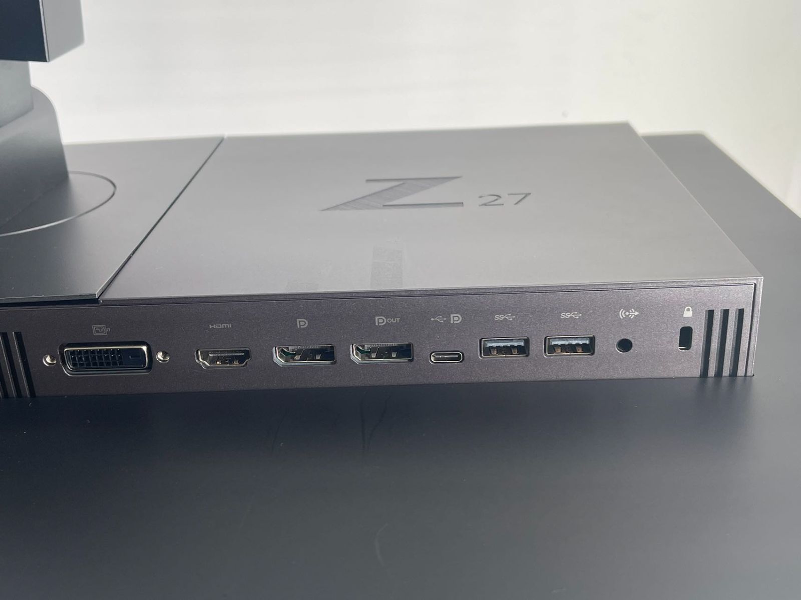 美品 HP Z27n G2 27型ワイド HDMI DP 2560x1440 - メルカリ