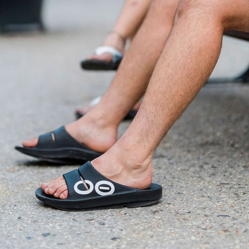 【ムラスポ公式】OOFOS ウーフォス OOahh SPORTS (ブラック/ホワイト) 23㎝ ユニセックス リカバリーサンダル - メルカリ